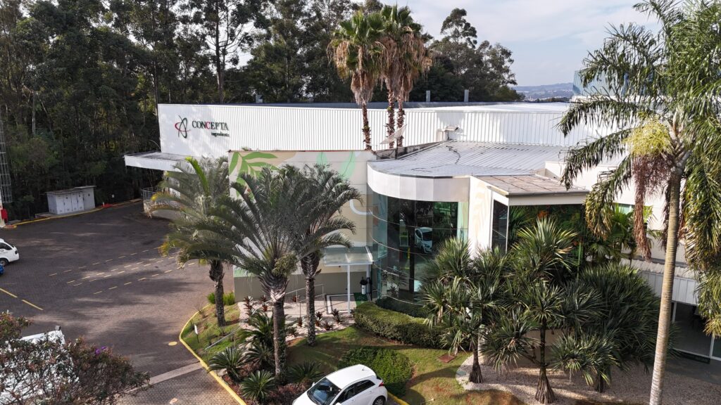 Kevin Hart’s Vegan Hart House Restaurant Opening Aug. 25, With Eye ...